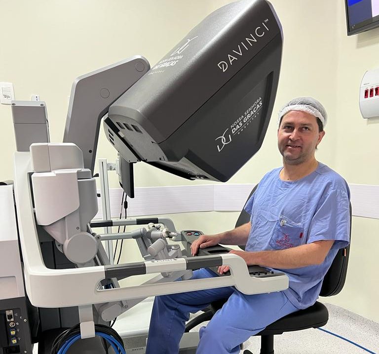 Serviço de Cirurgia Robótica do HNSG atinge o marco de mil cirurgias - HNSG